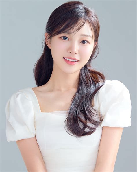 비프렌즈 아나운서프로필 쇼호스트프로필 배우프로필 프로필사진 오랜만에 이원씨와 작업💍💎 그대의 눈빛에 치얼스🥂 M Iwon21 Handm Armi