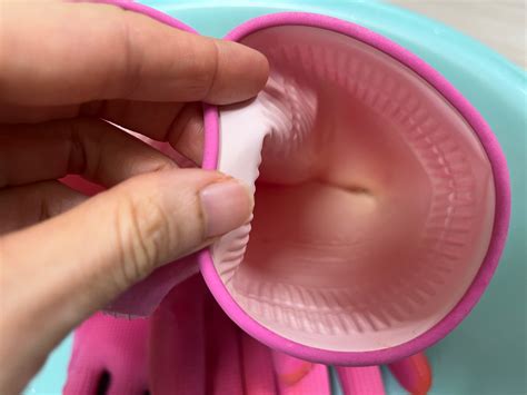 고무장갑 안에 ‘이것 넣으면 냄새와 세균이 사라진다는 사실을 알았습니다