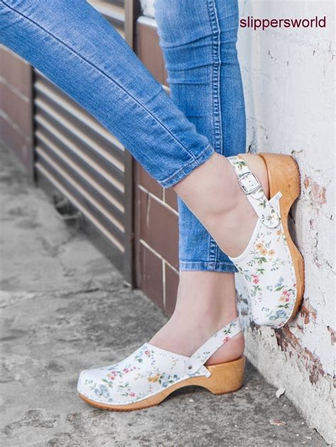 Zuecos Suecos Patrón De Cuero Blanco Floral Tacón Bajo Madera Mujeres Zuecos Mulas Zuecos De
