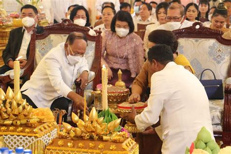 សម្តេចអគ្គមហាពញាចក្រី ហេង សំរិន និងសម្តេចធម្មវិសុទ្ធវង្សា សៅ ទី ហេង សំរិន