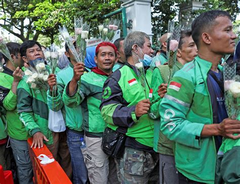 Widespread Protests Continue As Indonesia Govt Cracks Down The Militant