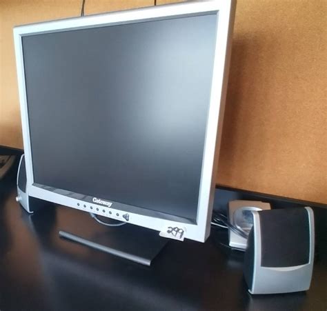 Lot Gateway Desktop Computer And Set Of Speakers Floridas Online Auctions