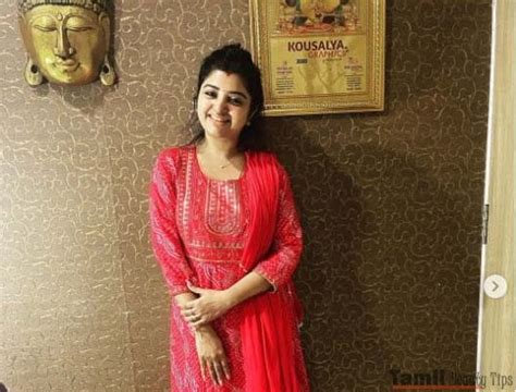 சிகப்பு நிற உடையில் மகாலட்சுமி ரவீந்தர் வெளியிட்ட புகைப்படம் R Tamilbeautytips