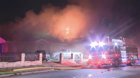 Firefighters Put Out Late Night Fire At Dallas Home Fox 4 Dallas Fort