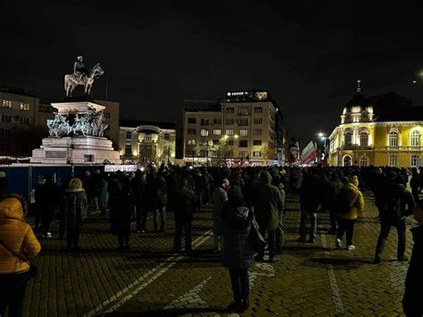 Журналистът Ивелин Николов БСП правеше големи протестите на Промяната сега ПП и ДБ изкараха