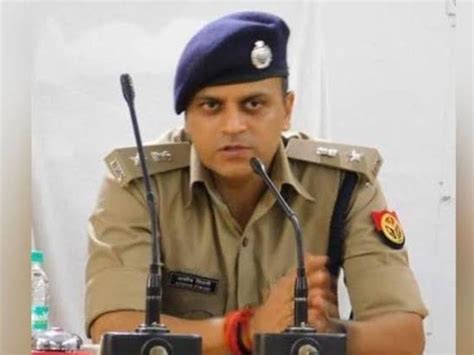 Qr Code Of Police Complaint On Block Chain Pasted At Ten Thousand