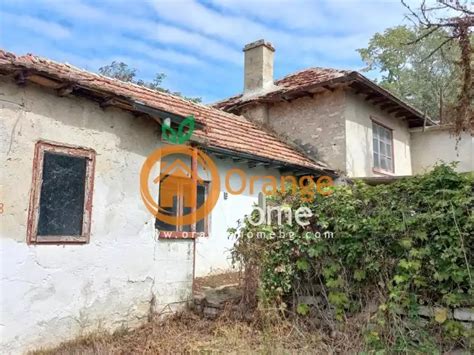 Едноетажна тухлена къща 100 м2 на 26 км от Варна с Оброчище с Оброчище Област Добрич