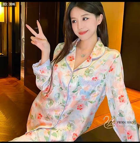 بجامة ستان موردة ناعمه