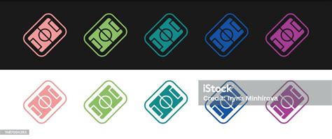 흑백 배경에 격리 된 축구 또는 축구장 아이콘을 설정합니다 벡터 Championship에 대한 스톡 벡터 아트 및 기타 이미지