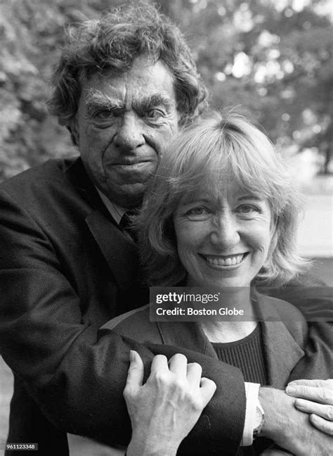 Husband And Wife Richard Goodwin And Doris Kearns Goodwin Pose For A News Photo Getty Images