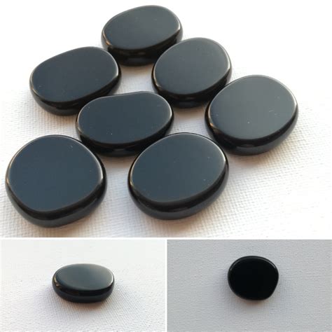 Mustast Obsidiaanist Teraapiakivi Kristallimaja