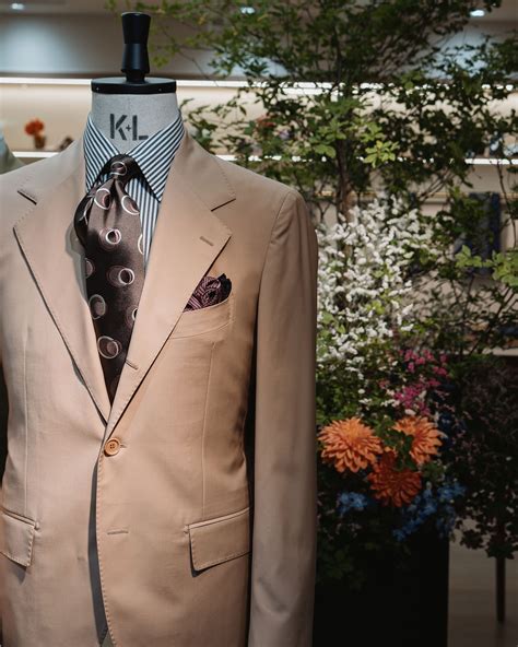 Mementomori 웨딩 넥타이 컬렉션 ⠀ 신랑도 신부만큼 기억에 남을 모습이 되도록 도와줄 웨딩 컬렉션 타이를