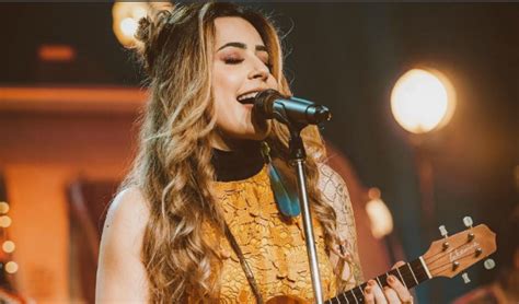 Voc Humilha Com Lauana Prado Chega S R Dios Portal Sucesso