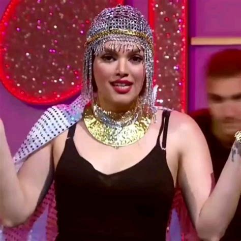 Musicvi2instagram On Pinno نظرتون راجع به اجرای گلناز حسینی چیه؟ ۱