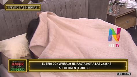 El Tr O Din Mico Se Enred Bajo Las S Banas