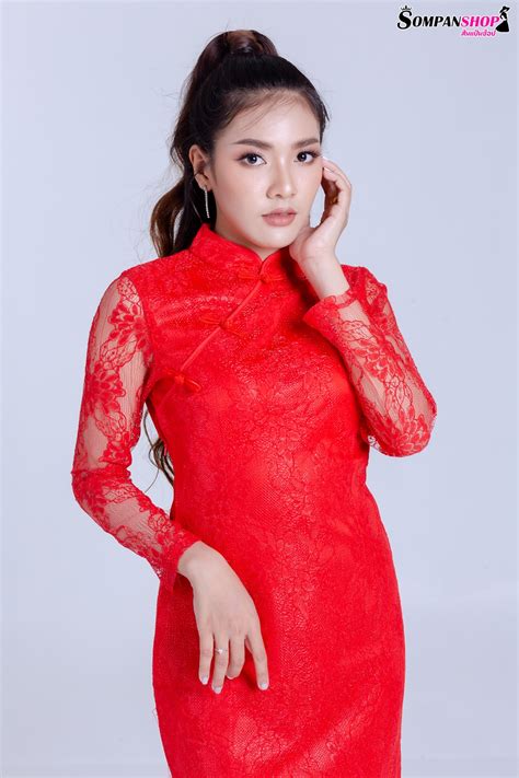 พร้อมส่ง ชุดเดรสสีแดง ชุดกี่เพ้า ผ้าลูกไม้ ทรงเอเข้ารูป ร้านขายชุดราตรี ชุดเดรสออกงาน ชุดไป