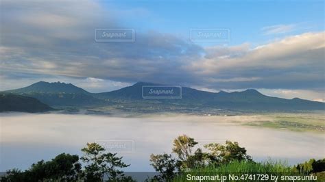熊本 阿蘇 外輪山から見た阿蘇五岳の写真・画像素材 Snapmart（スナップマート）