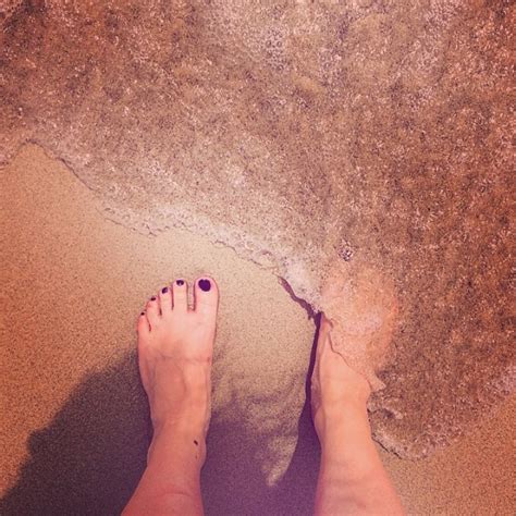 Lisa Vol Feet
