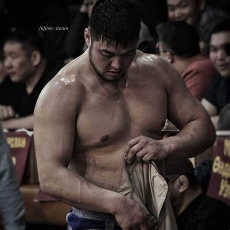 Олны харц булаадаг хүчтэнүүд