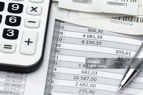 금전 등록기 구매 영수증 계산기 및 재무 보고서 분석 및 회계 부기용 다양한 사무실 항목 가격에 대한 스톡 사진 및 기타 이미지 Istock