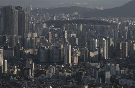 고금리 못버틴 2030 영끌족지난해 83만명 집 팔았다