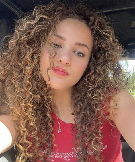 Sofie Dossi R Prettygirls