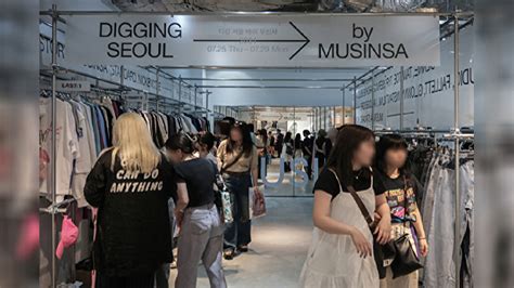 무신사 글로벌 3분기 거래액 전년比 2배…첫 흑자