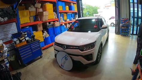 쌍용자동차 티볼리 전면유리교체입니다 차앞유리가 깨진 경우 참고하시고 견적 수리등의 정보는 설명란의 링크를 참조하세요 Youtube