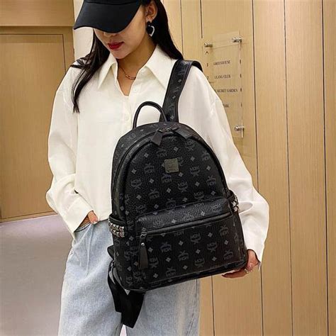 Badu Bg Ежедневна дамска раница с пулове Badu Bg