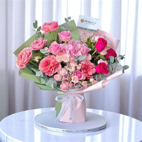 Pink Floret Bouquet Petal Box