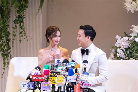 งานแต่ง แพทริเซีย โน้ต แหวนหมั้นอลังการ เพชรเม็ดโตสุดวิบวับ ชัดแบบไม่ต้องซูม