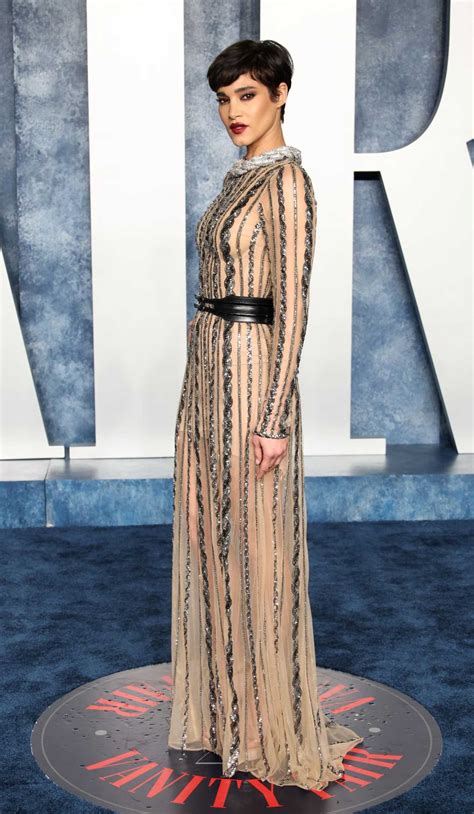 Sofia Boutella Attends The Vanity Fair Oscar Party In Beverly Hills Celeb Donut