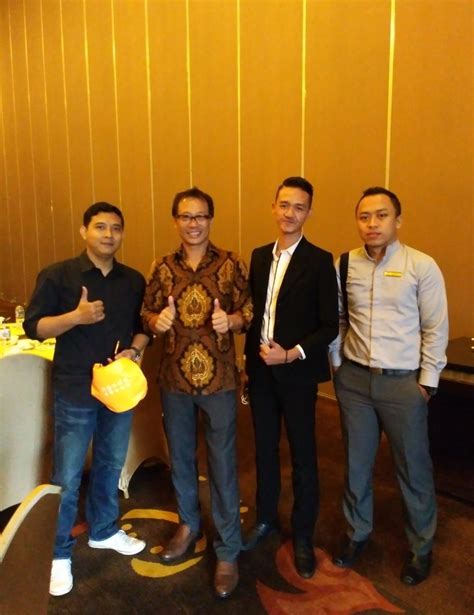 Wisnu Wardhana On Linkedin Yes Members With Mr Gede Gunawan Country Director Agoda Indonesia At