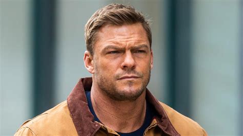 Namorada De Alan Ritchson