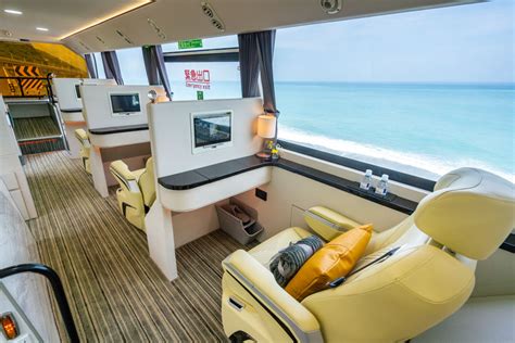 搶攻頂級高檔國旅商機 全球首部八人座頭等艙遊覽車搶先問世 蕃新聞