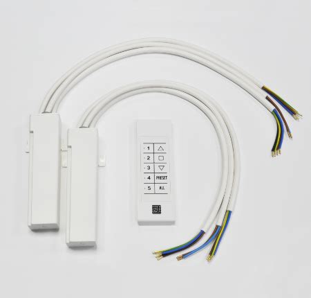 Multichannel Rf Remote Control With 2 External Receivers Screenint High Quality Projection Screens