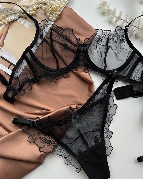 Рузанна Курасова 🖤🖤🖤 🏷️ Лиф и трусики 5490 руб 🏷️Пояс 2990 руб Нижнее белье Боди корсет