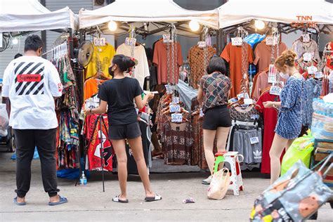 รูปภาพประกอบข่าว เปิดแล้ว“ตลาดใบหยก” เอาใจสายช้อปหลังมาตราการคลายล็อก