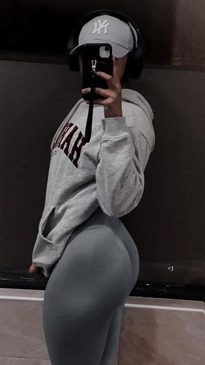 PornPic XXX Gym Booty