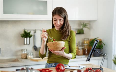 The 4 Macronutrients Definition Classification And Functions Betterme