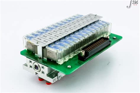 29848 Smc 24 Slot Solenoid Valve Manifold V114 5fz X6 J316gallery