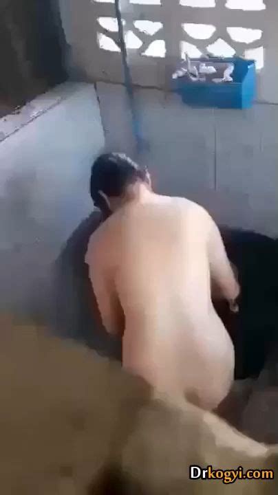 ရေချိုးခန်းထဲကပူစီအလန်းလေး Myanmar Sex Story