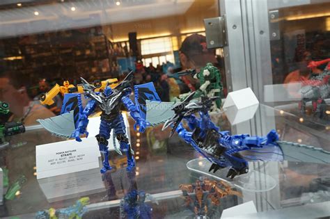 Botcon 2014 Hasbro Transformers Figure Display Photos Part 2 Transformers News Tfw2005