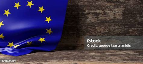 나무 배경에 유럽 연합 플래그입니다 3 차원 일러스트 레이 션 개념에 대한 스톡 사진 및 기타 이미지 개념 국가 관광명소 국가 지리적 지역 Istock
