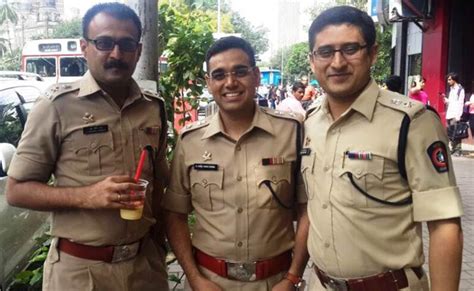 IPS Manoj Kumar Sharma చదవ అబబలద నలగ పరయతనల ఐపఎసగ గలప ఆయనన ఆదరశగ