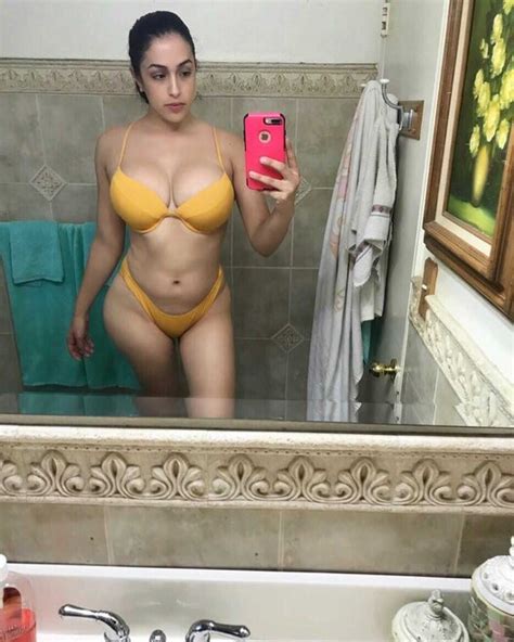 Yellow Porn Pic Eporner