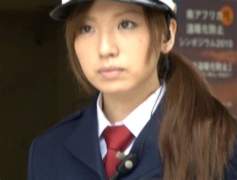 「お堅い美人警備員が見せる最初で最後の隙を見逃すな！仕事中の無防備パンチラを見たら業務の一環のように淡々とヤられた」vol 1 アダルト