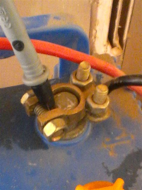 How To Test Battery Voltage Using Multimeter Digital Analog