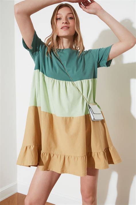 მწვანე ფერის ფურჩალიანი კაბა Extra Ge 452723