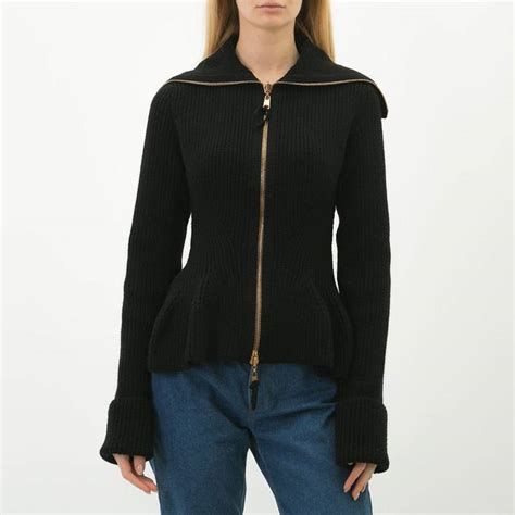 Купить одежду Alexander McQueen от 5400.0 ₽ | Интернет-магазин SFS